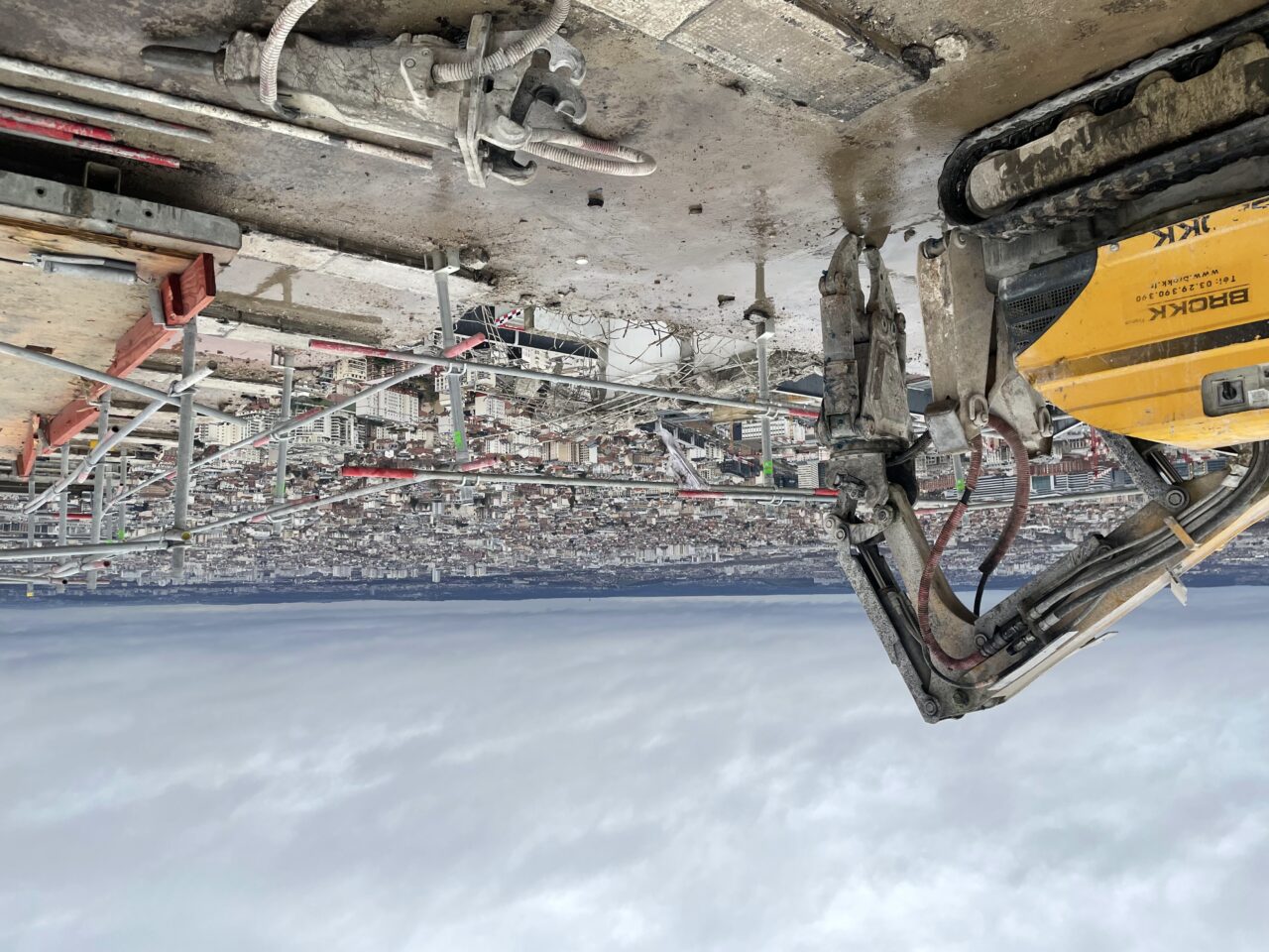 Déconstruction de la tour Hopen pour sa réhabilitation au cœur de la ...