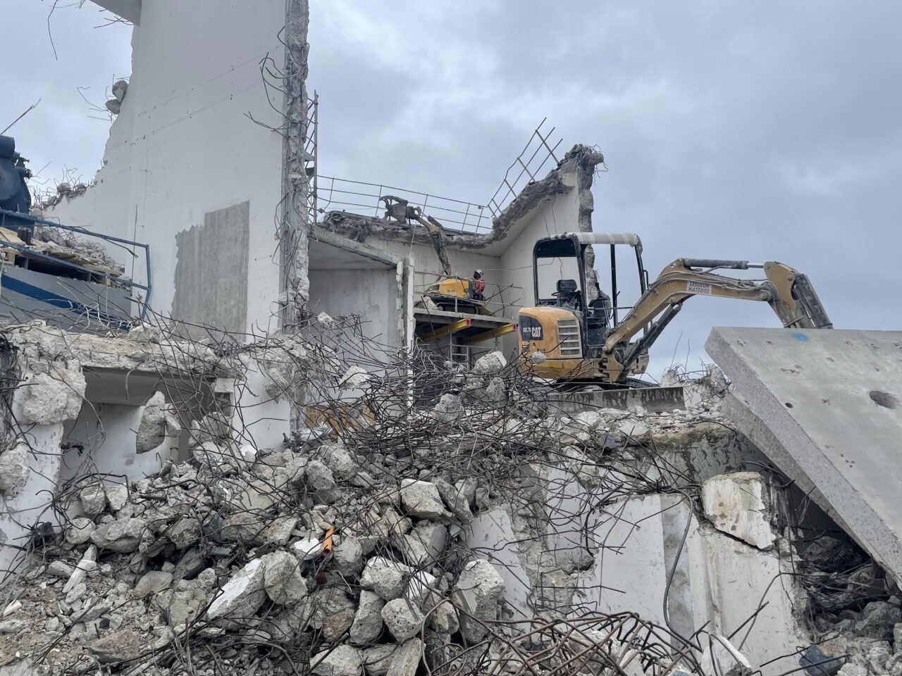 Déconstruction de la tour Hopen pour sa réhabilitation au cœur de la ...